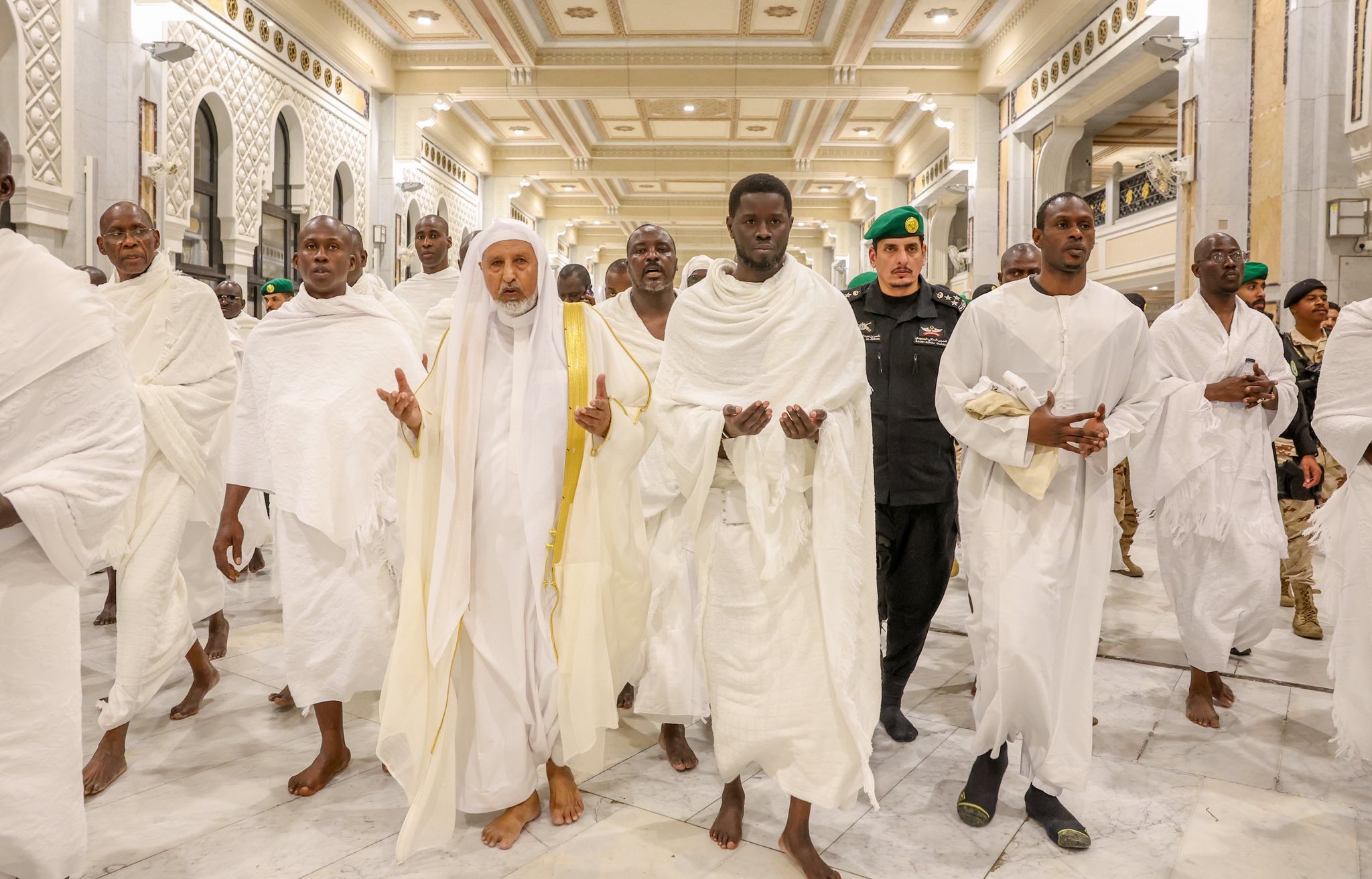 Après le Golfe, Bassirou Diomaye Faye accomplit la Oumra à La Mecque